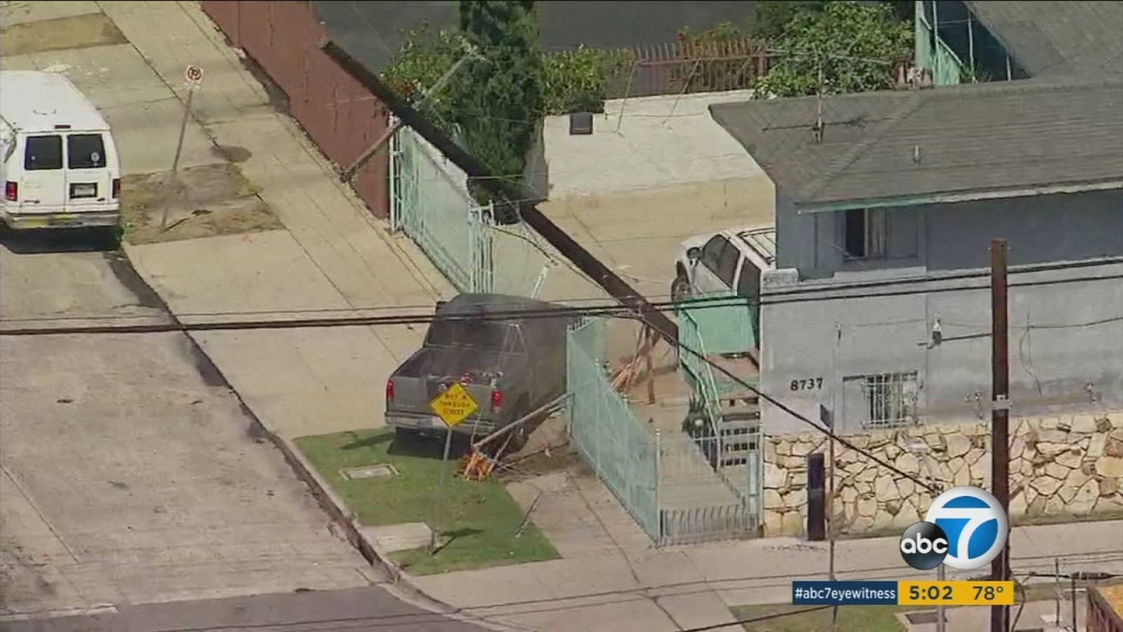 Reckless driving suspect slams into power pole at end of South LA chase ...