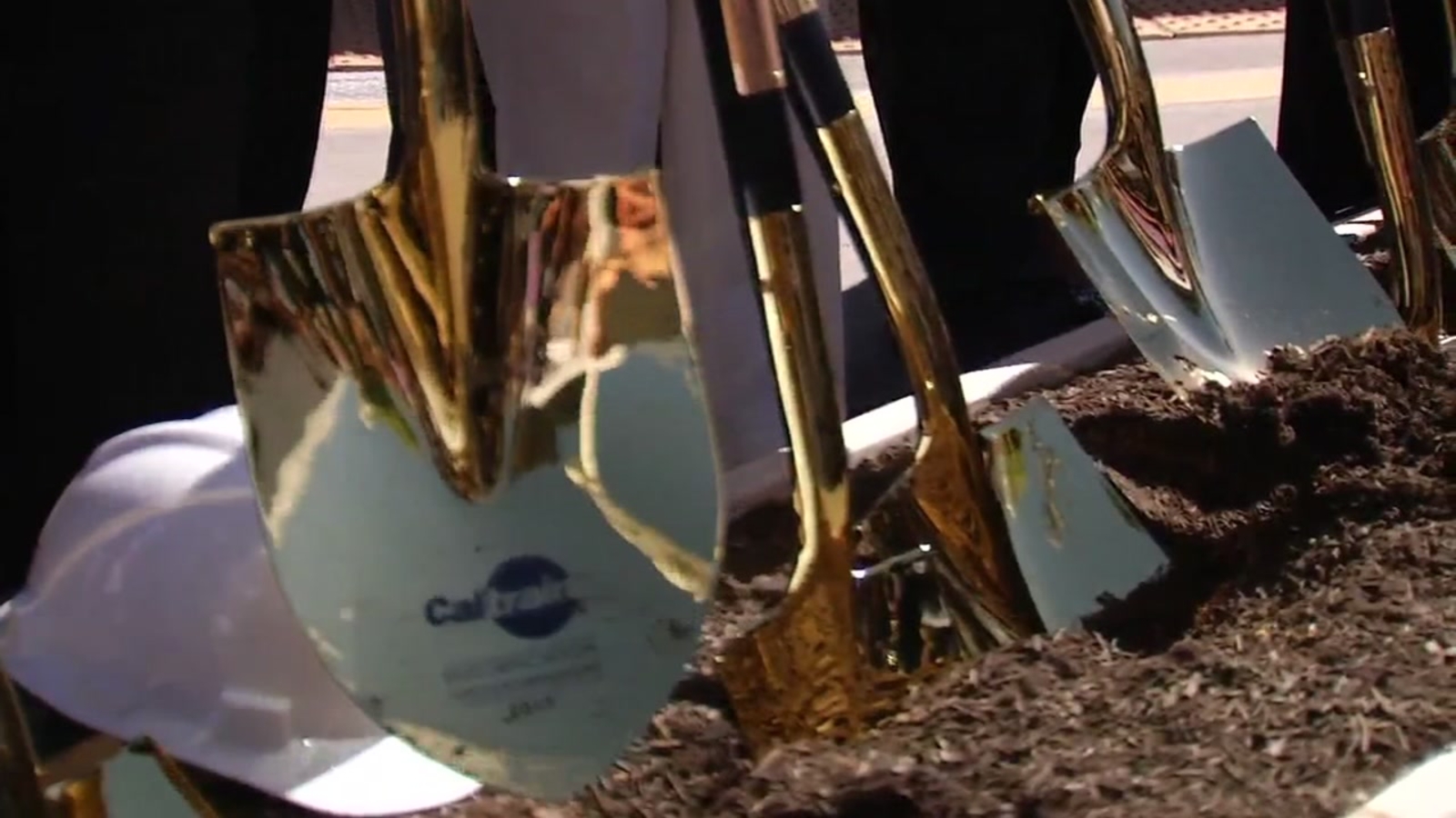 Caltrain breaks ground in Millbrae on electrification project - ABC7 ...