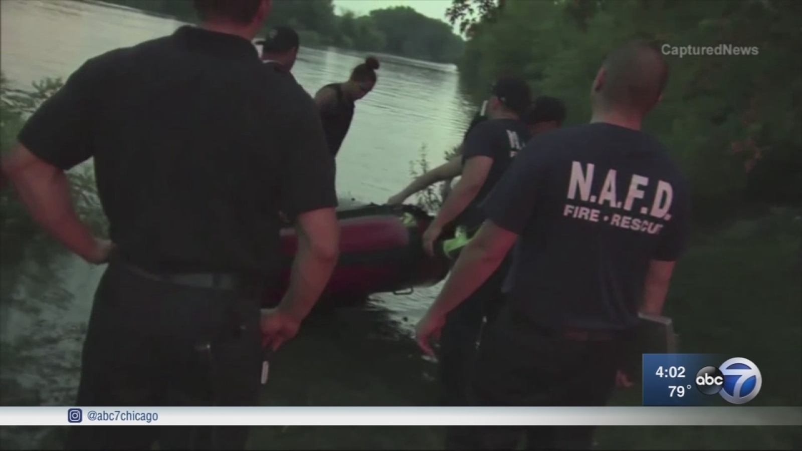 2 women clinging to tree in Fox River rescued - ABC7 Chicago