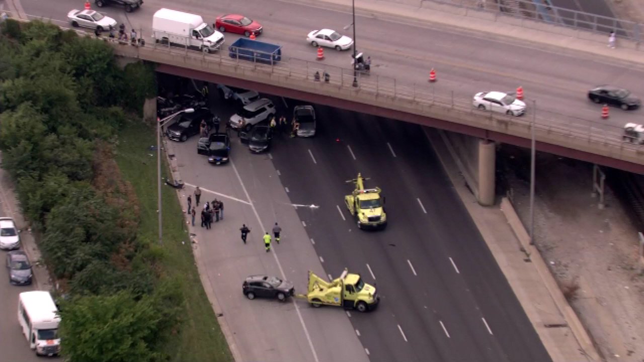 PHOTOS: Crash on I-290 near Ashland - ABC7 Chicago
