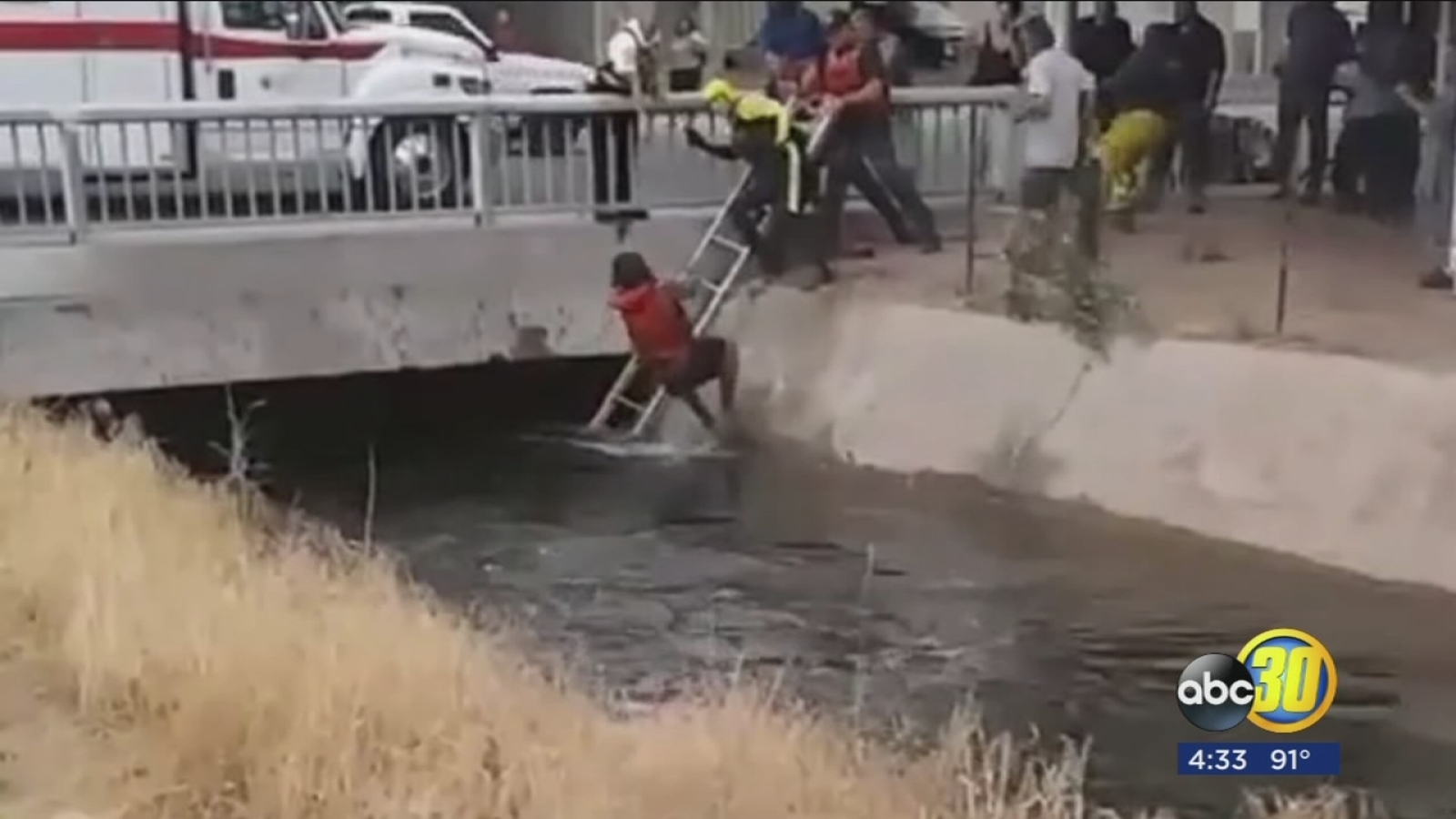 Man rescued from Central Fresno canal - ABC30 Fresno