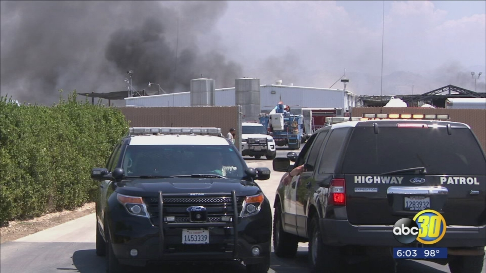 Firefighters battling 4-alarm chemical plant fire near Reedley - ABC30 ...