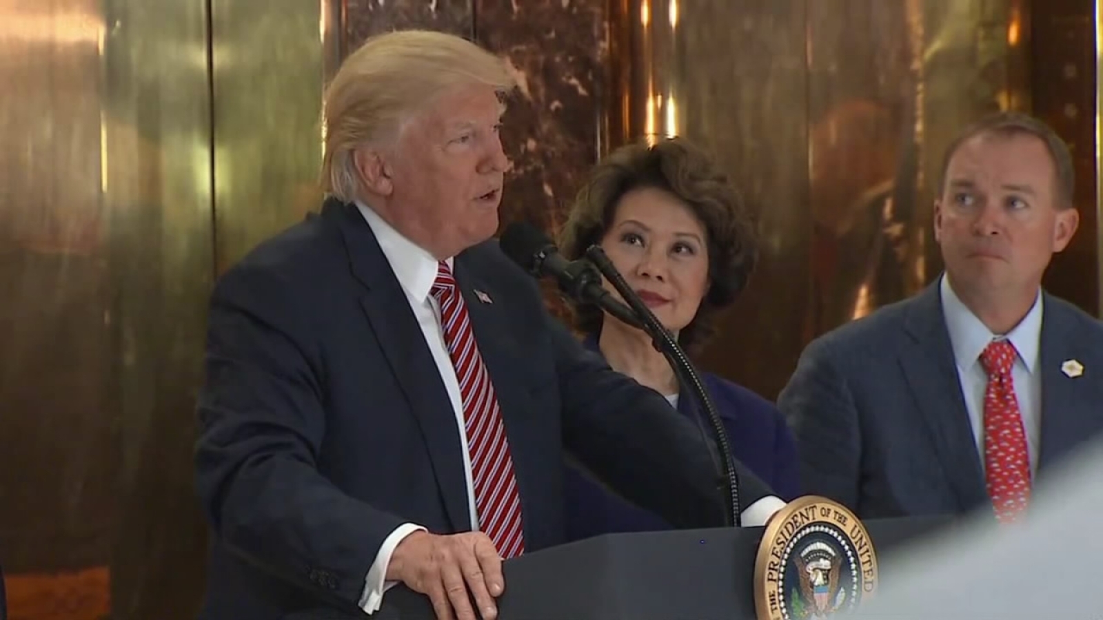 Defiant Trump again blames "both sides" in Virginia protest - 6abc ...