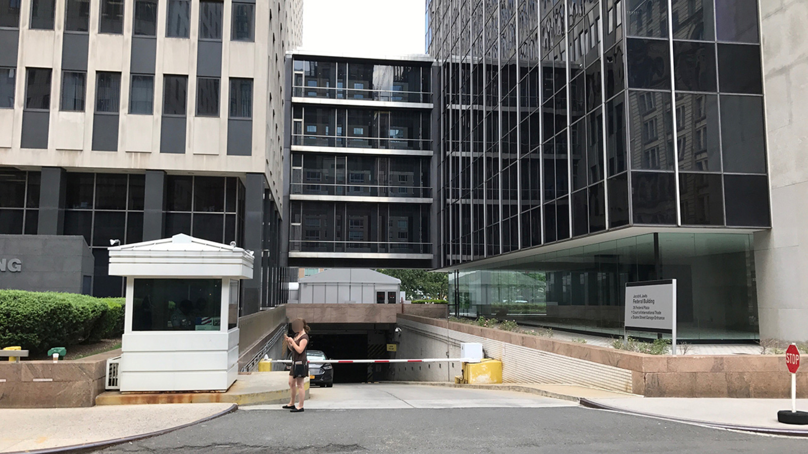 FBI agent hurt when flash grenade accidentally goes off in Federal ...