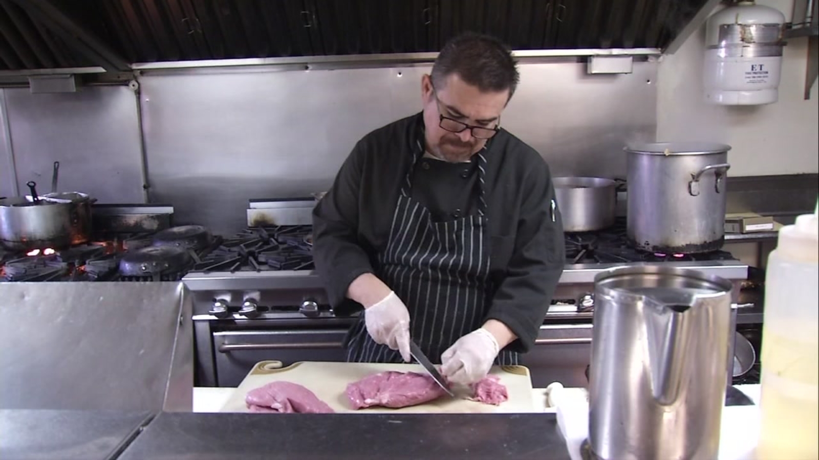 Peninsula restaurants struggle to fill open positions - ABC7 San Francisco