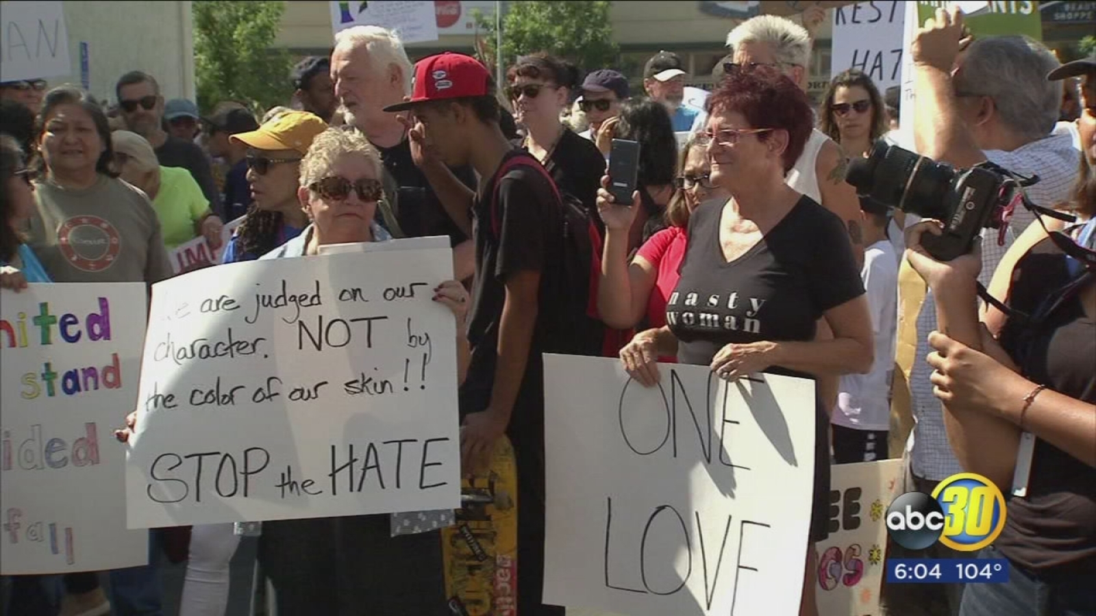 Anti-hate rally draws hundreds to Fresno's Tower District - ABC30 Fresno