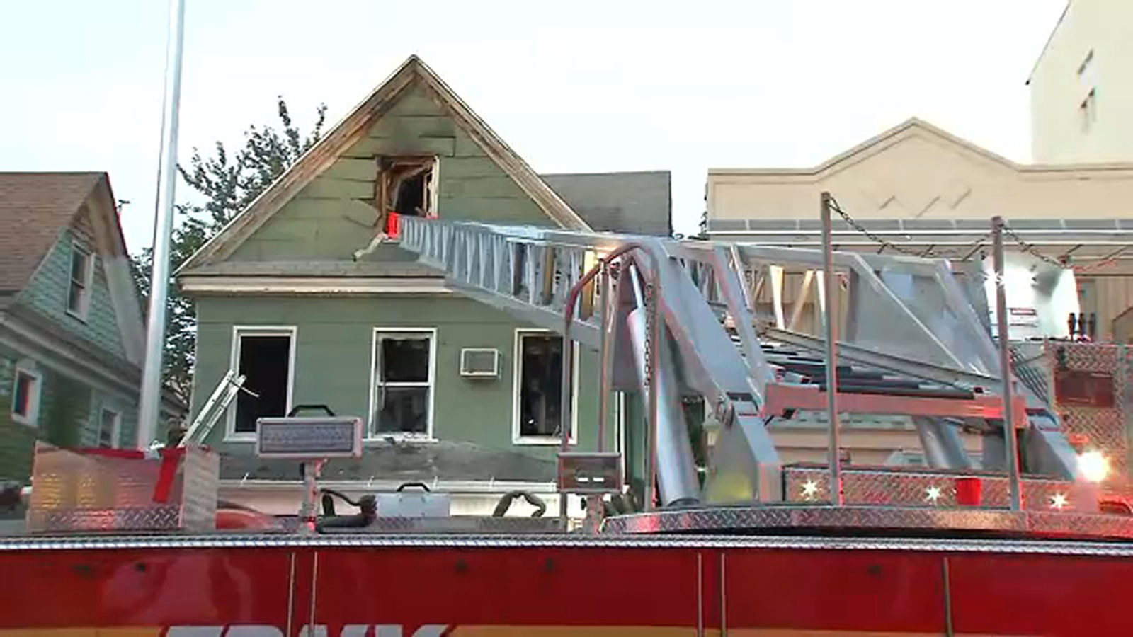 2 dead after fire breaks out in Borough Park, Brooklyn home - ABC7 New York