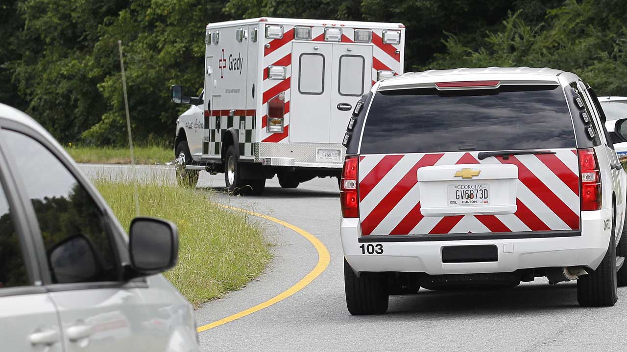 US doctor with Ebola arrives in Atlanta - ABC13 Houston