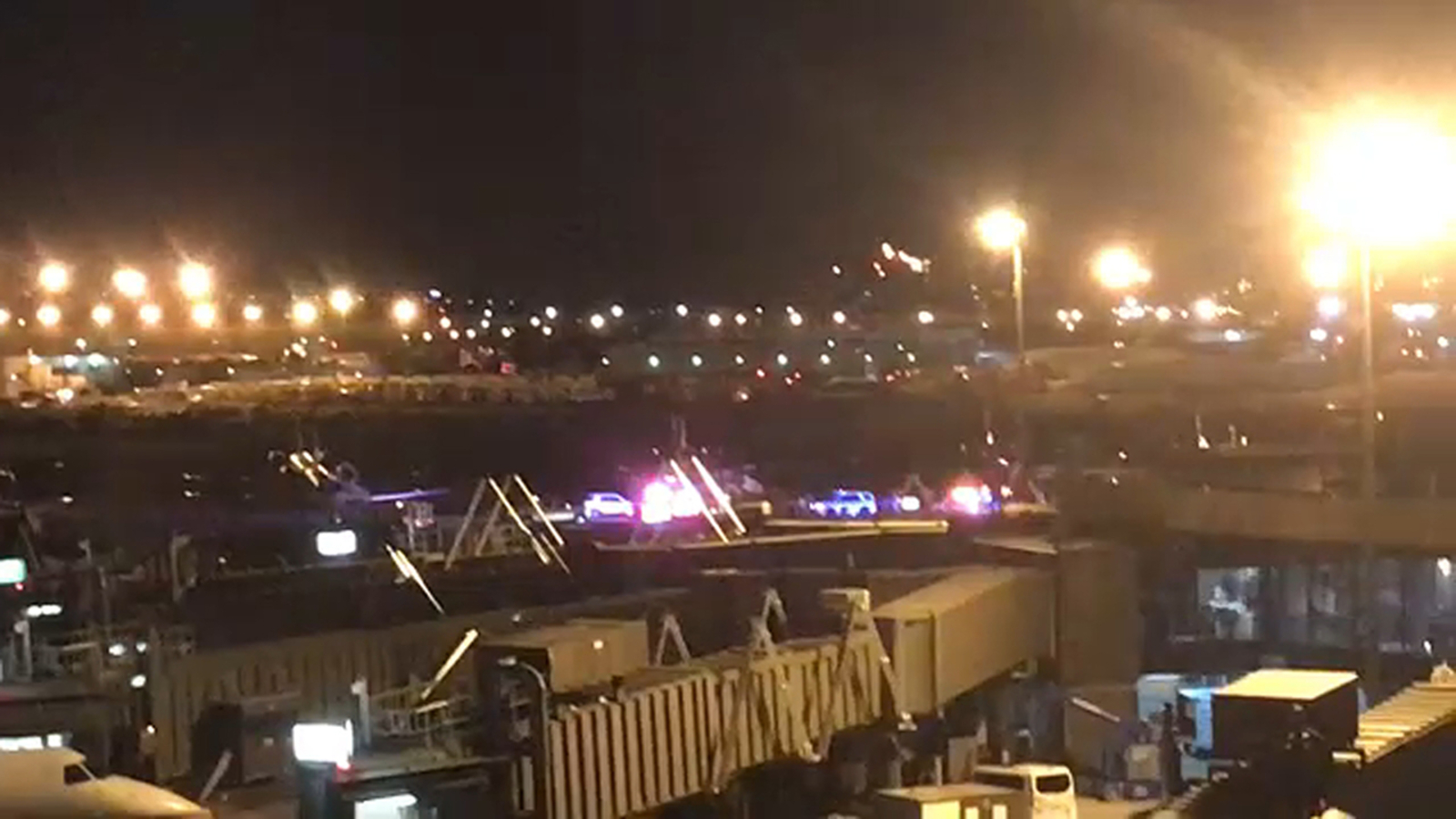 Worker struck by plane propeller at Newark Liberty Airport - ABC7 New York