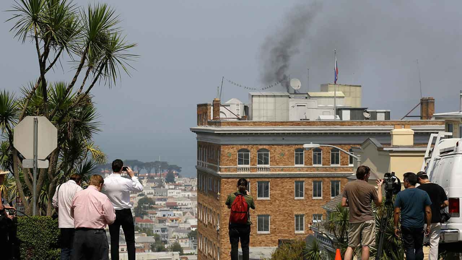 Smoke spotted coming from Russian consulate ahead of facility closure ...