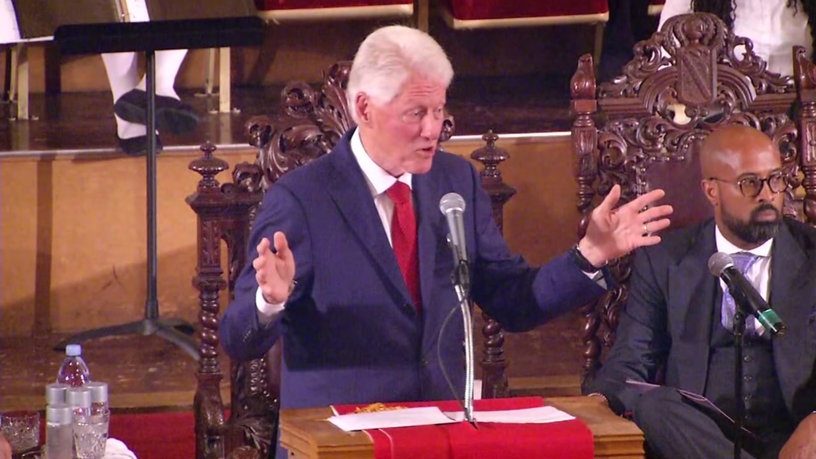 President Bill Clinton gives high praise to San Francisco Reverend Amos ...
