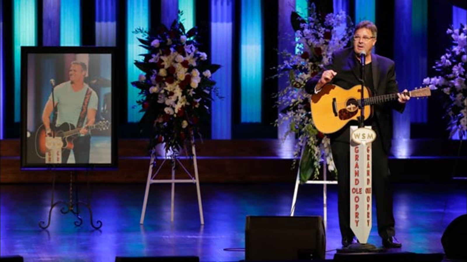 Stars honor country singer Troy Gentry at Opry memorial - 6abc Philadelphia