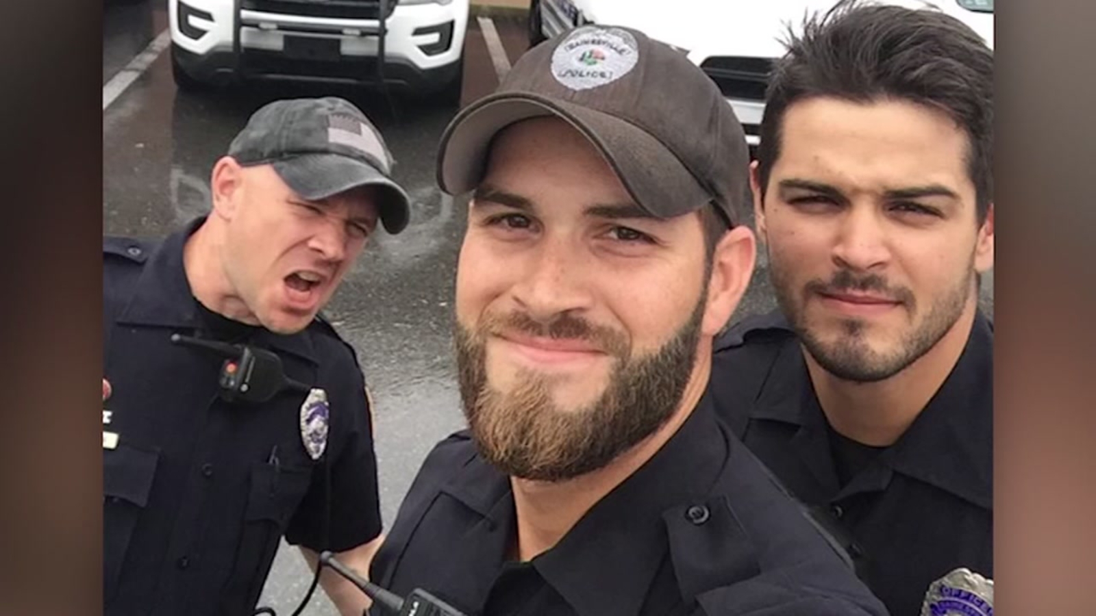 Florida 'hot cop' whose selfie went viral under investigation for anti ...