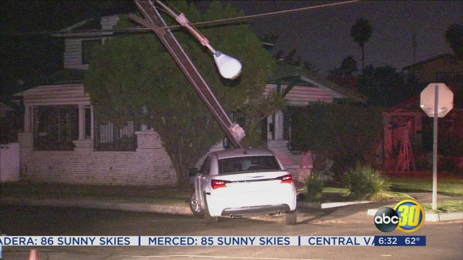 Car Crash Takes Out Power To 3 000 People In Central Fresno Abc30 Fresno