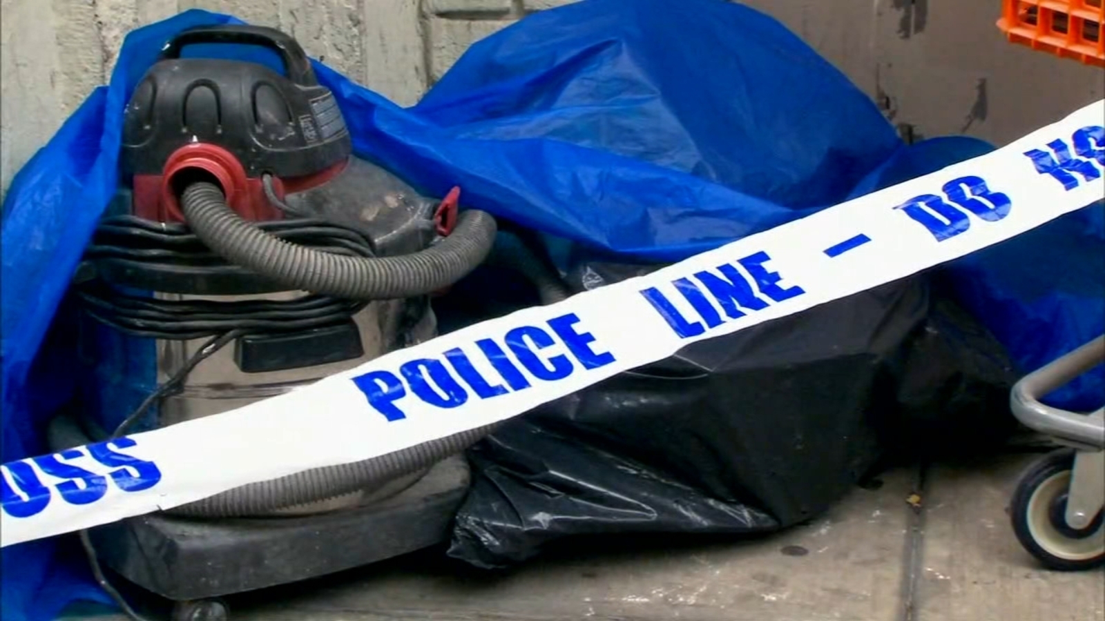 Police search for slashing suspect in Union Square, Manhattan - ABC7 ...