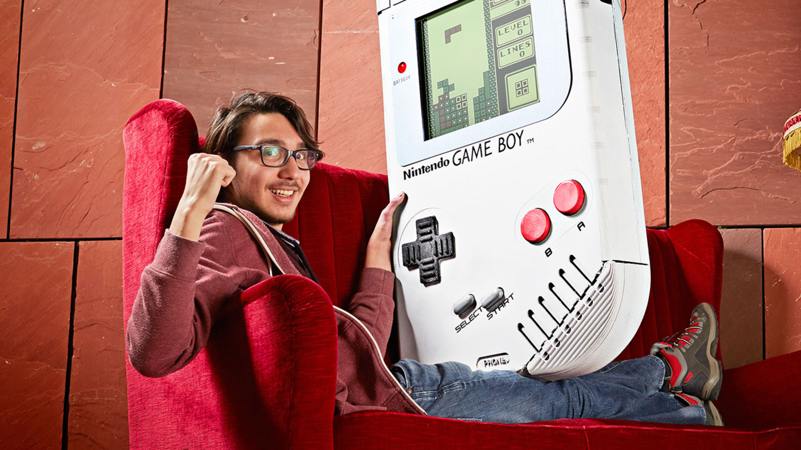 Guinness World Record-holding Game Boy really plays - ABC7 Los Angeles