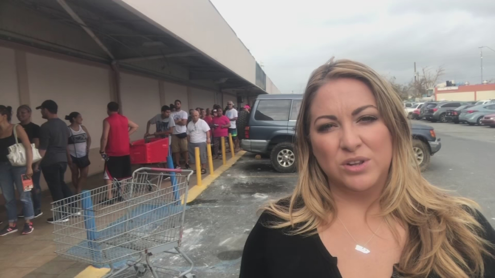 People line up for hours, despite food rationing in Puerto Rico - 6abc ...