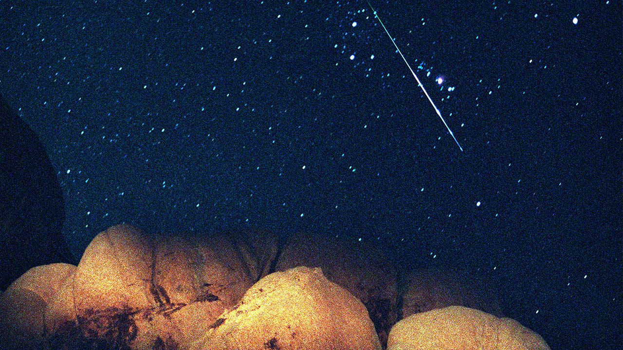 Perseid Meteor Shower and Supermoon coincide on Sunday night - ABC7 Chicago