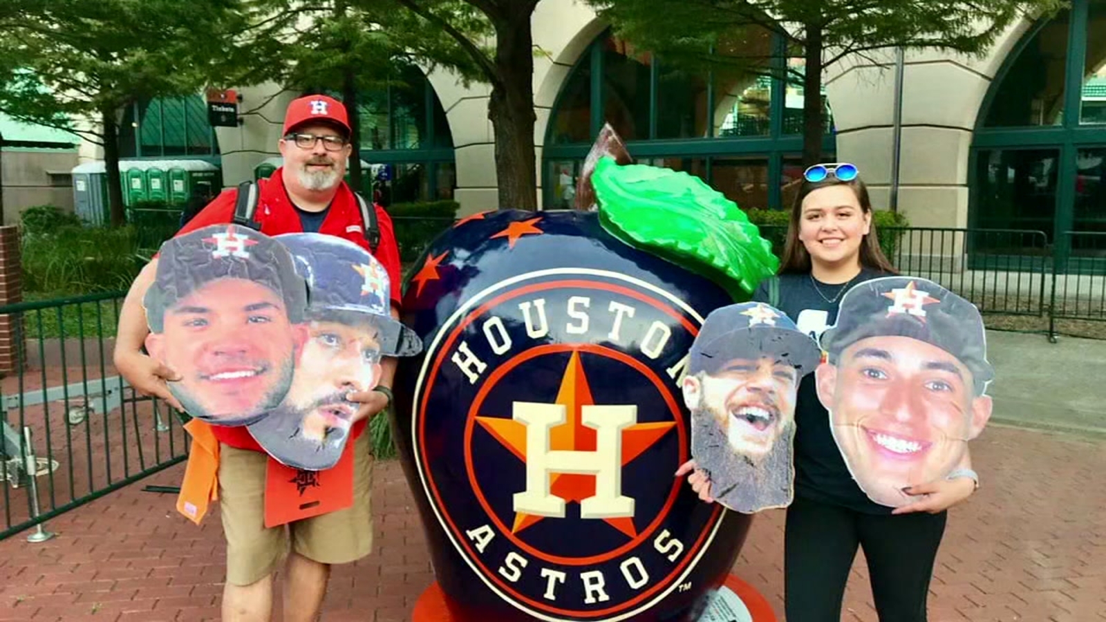 Family time! Father and daughter bond during Astros season - ABC13 Houston