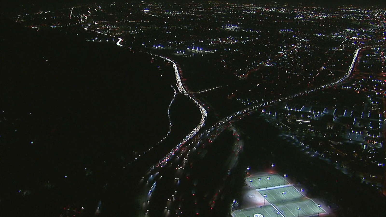 Multi-car crash causes traffic backup on EB 134 Fwy in Burbank - ABC7 ...