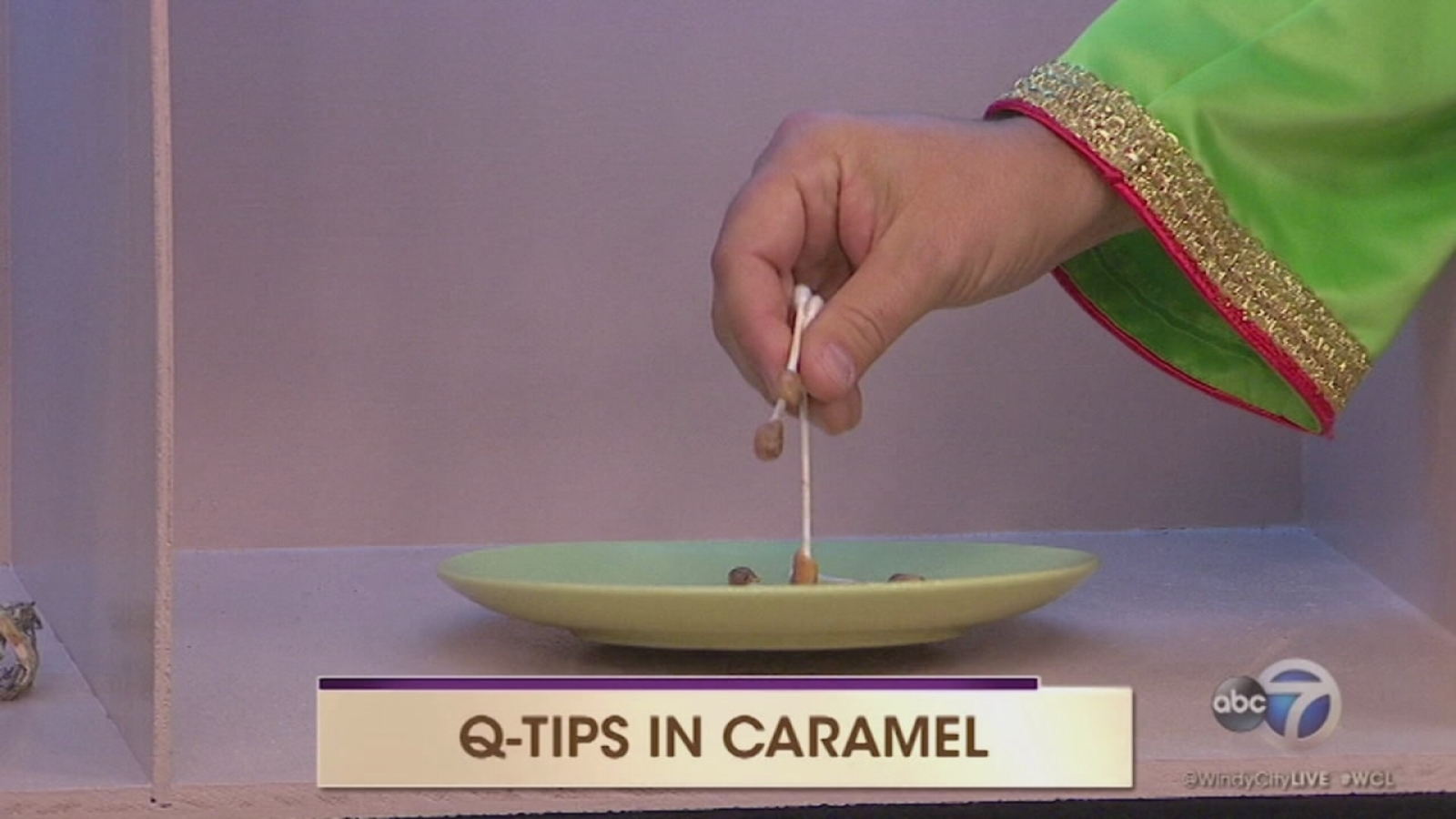 Gimme a Hand: Halloween edition - ABC7 Chicago