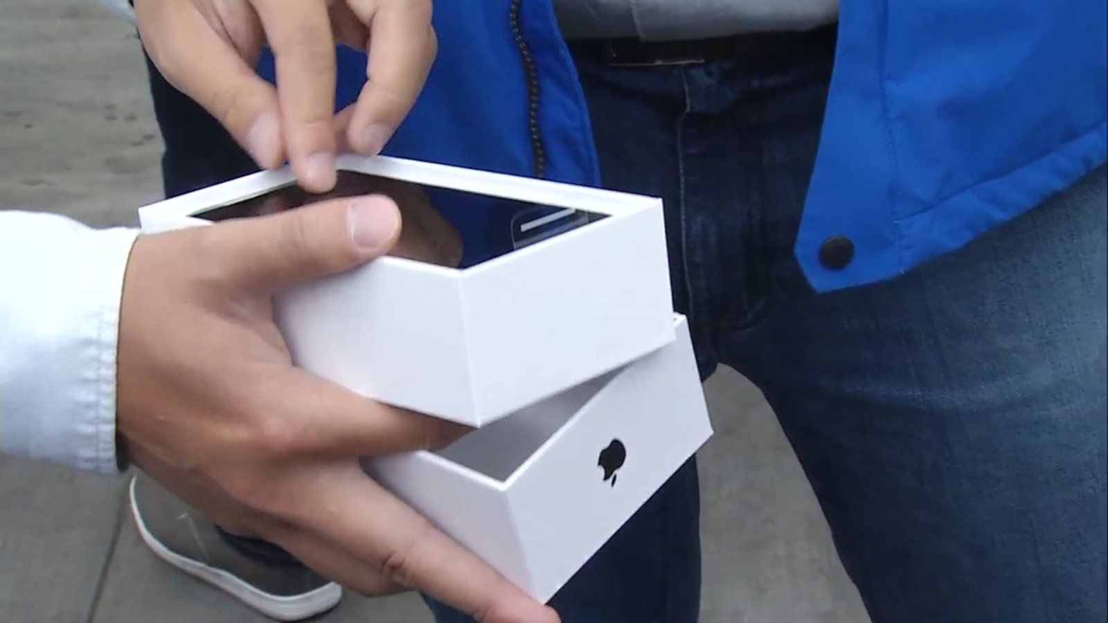 CNET Executive Editor Ian Sherr gives Apple's iPhone X a full review ...