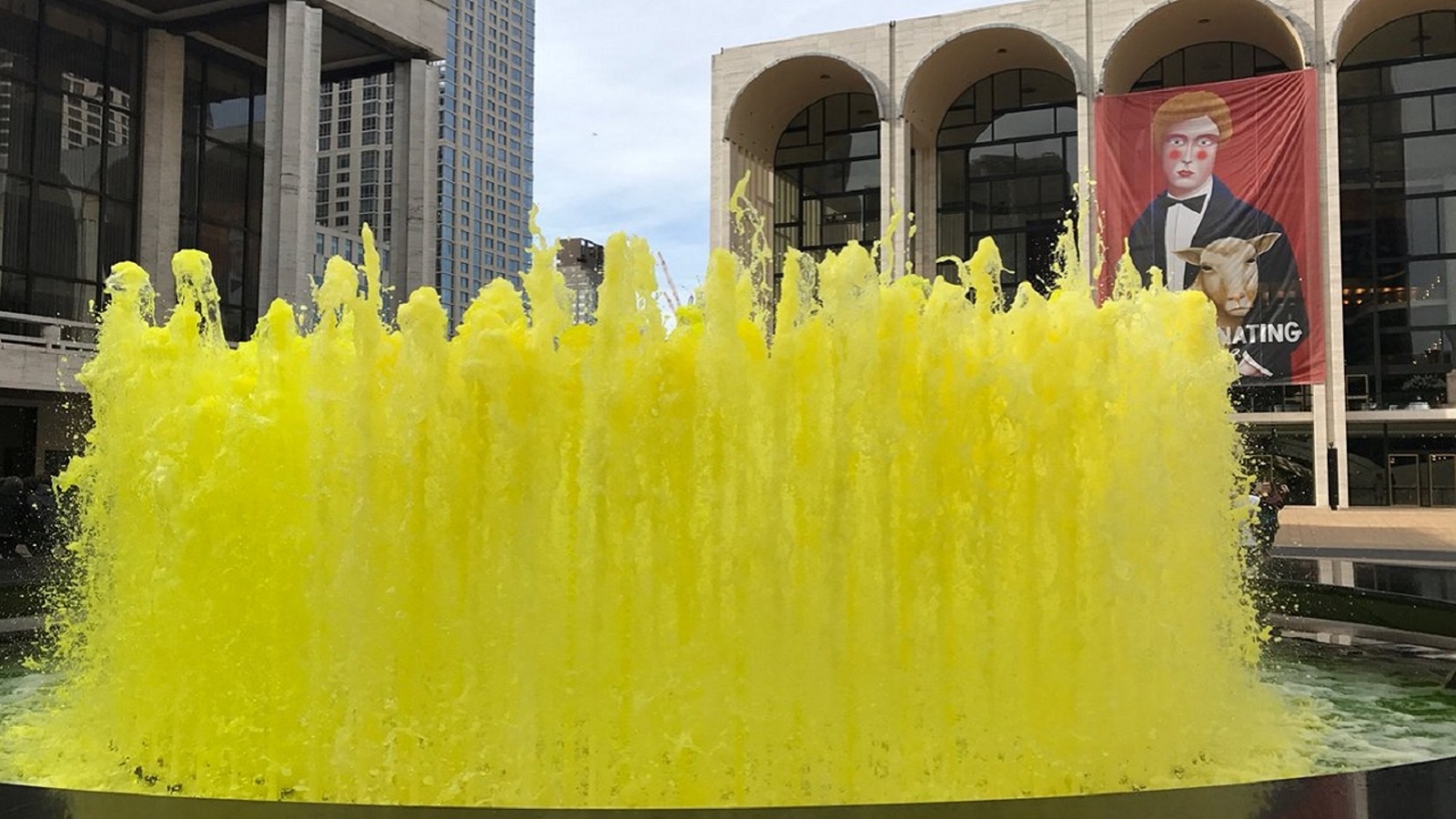 Water in Lincoln Center fountain mysteriously dyed bright yellow in ...