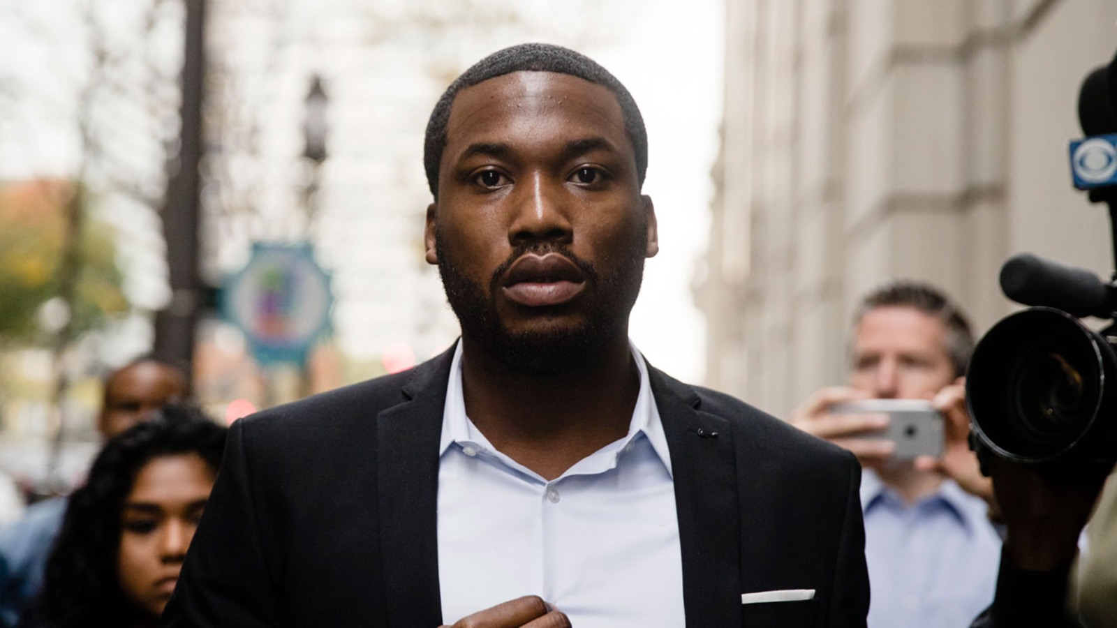 Philadelphia district attorney says Meek Mill conviction should be ...