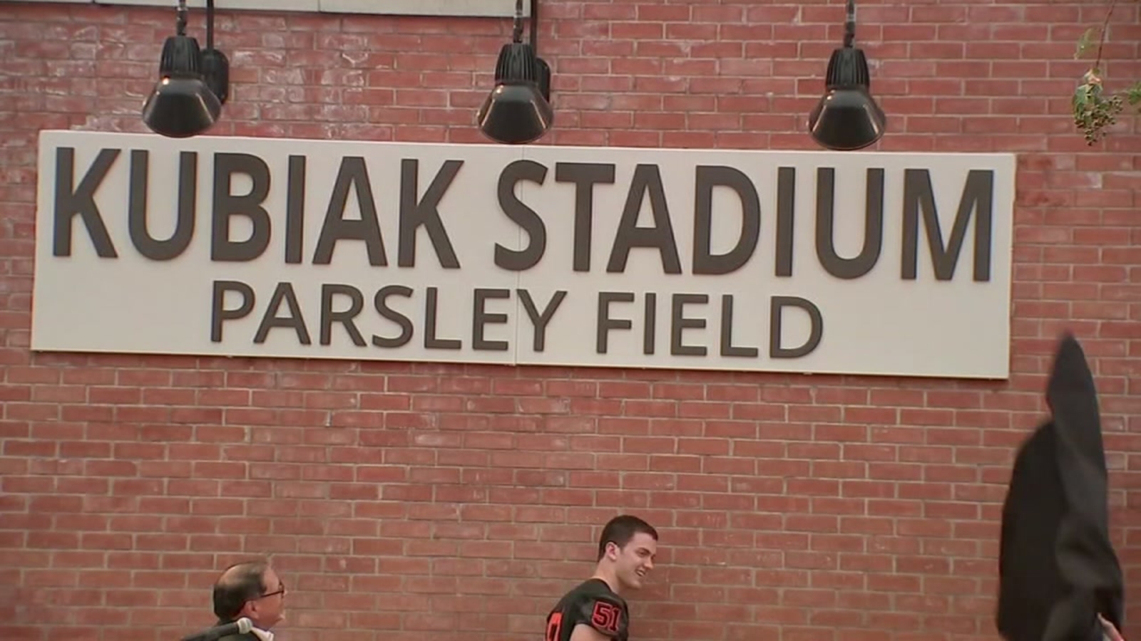 St. Pius X renames football stadium after Gary Kubiak - ABC13 Houston