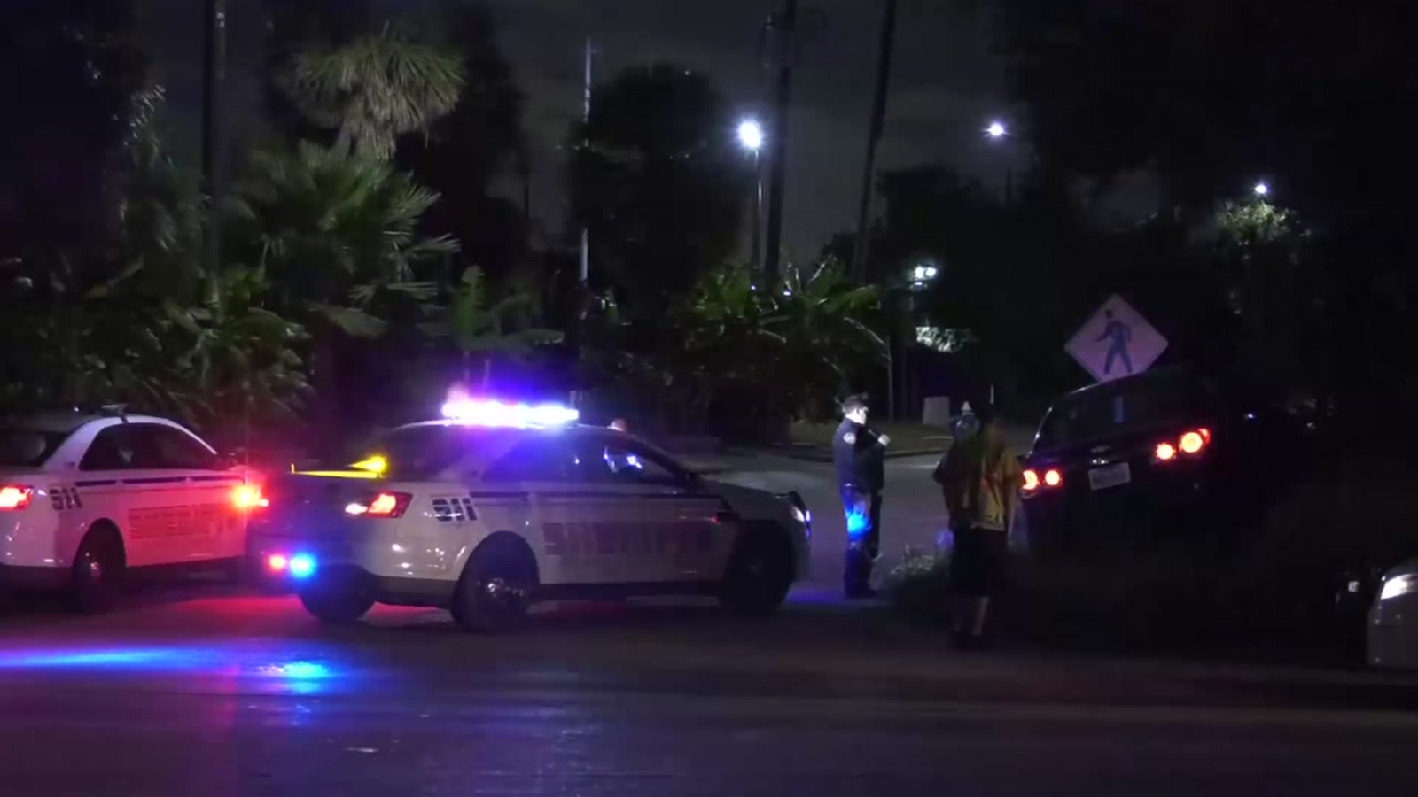 Deputies: 1 suspect on the run following violent carjacking in north ...