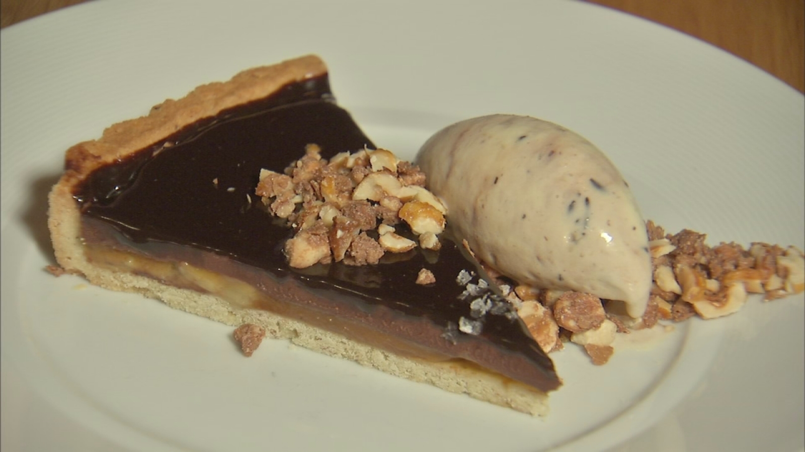 Extra Course: 2 desserts at The Dearborn for the holiday season - ABC7 ...