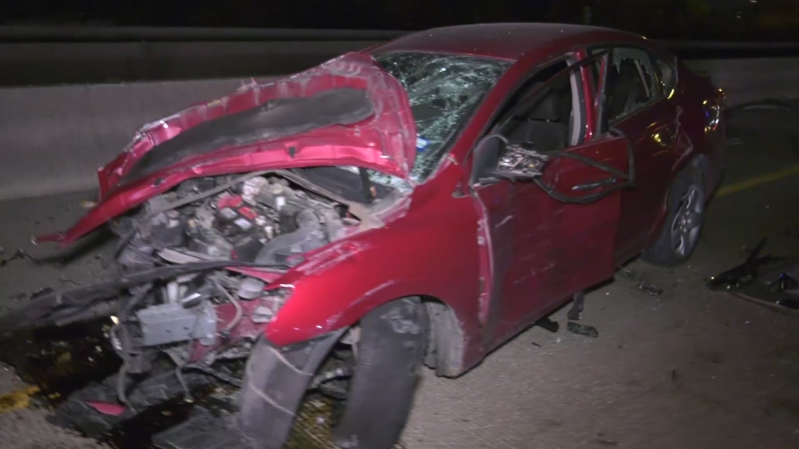 Wrong-way driver leaves cars mangled in crash on 59 - ABC13 Houston