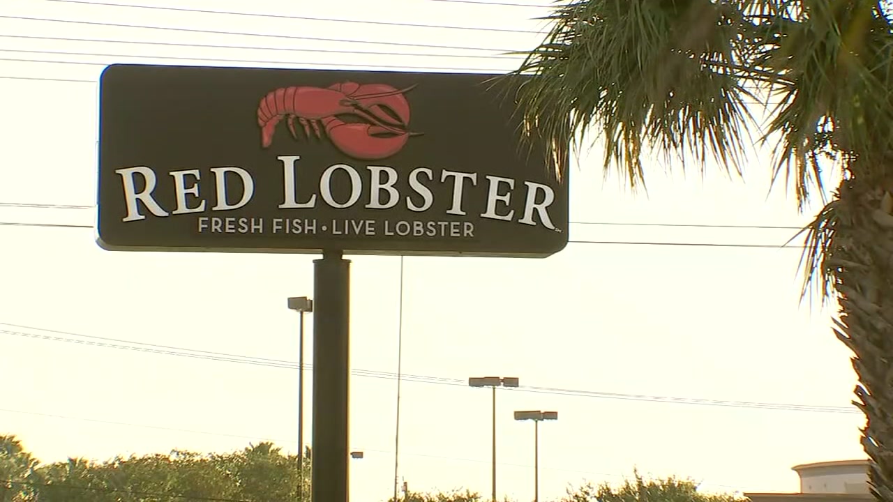 Red Lobster Sign