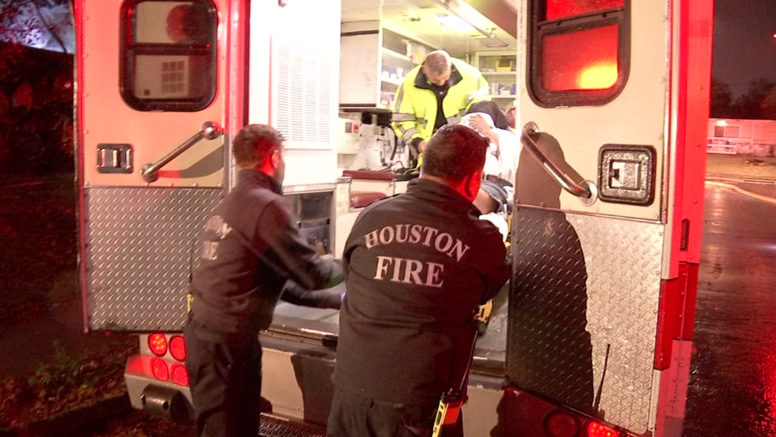 Neighbors rescue a woman trapped inside her burning home in southeast ...