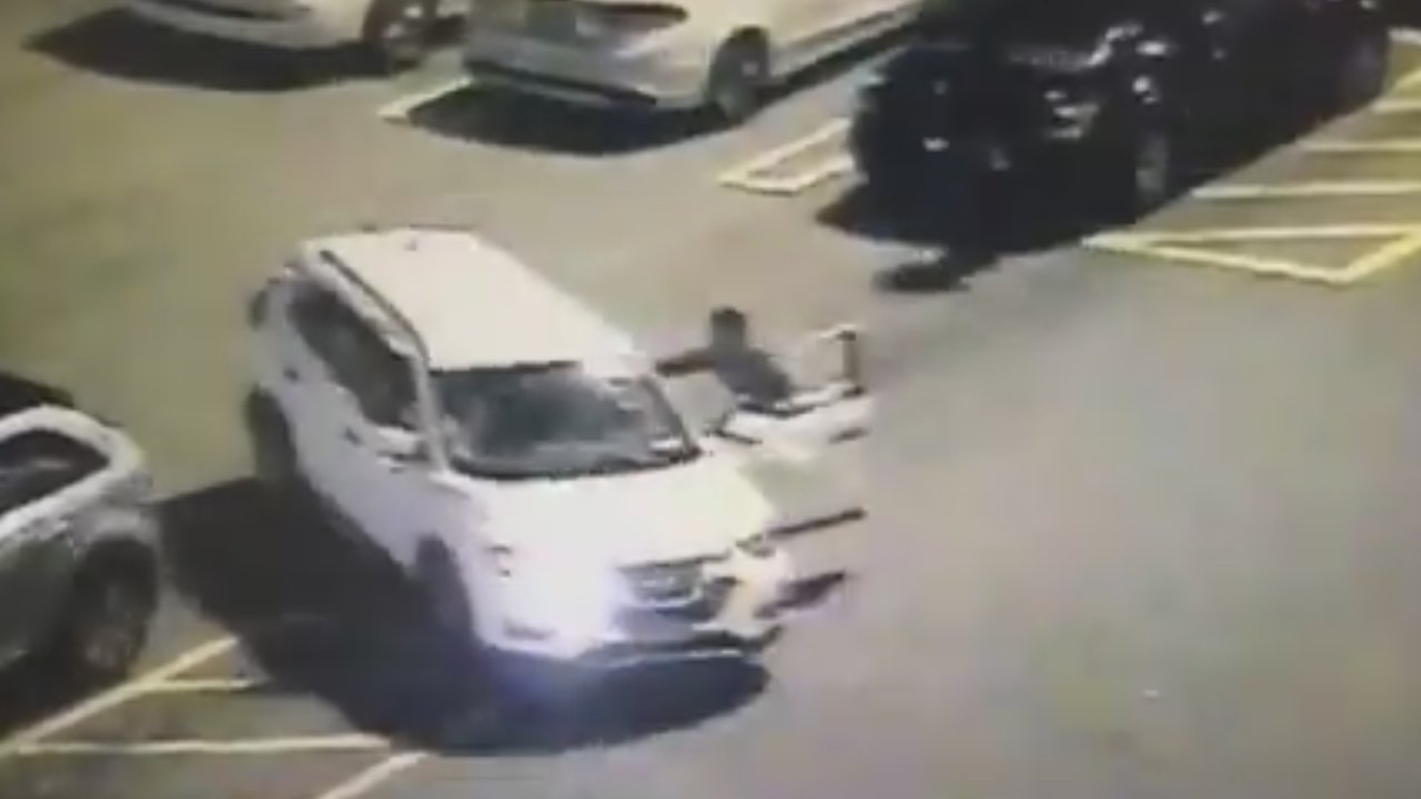 Mall security officer in New Jersey dragged by alleged shoplifting ...