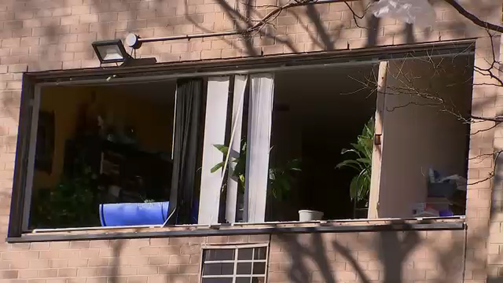 Bug bomb mishap hurts 4, blows out windows in Brooklyn - ABC7 New York
