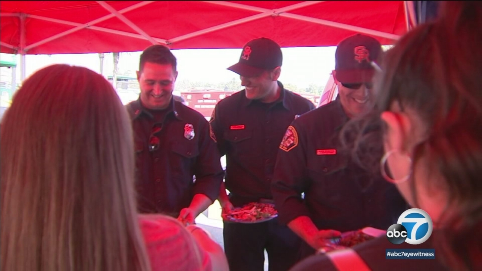 Community effort helps feed firefighters at SoCal command posts - ABC7 ...