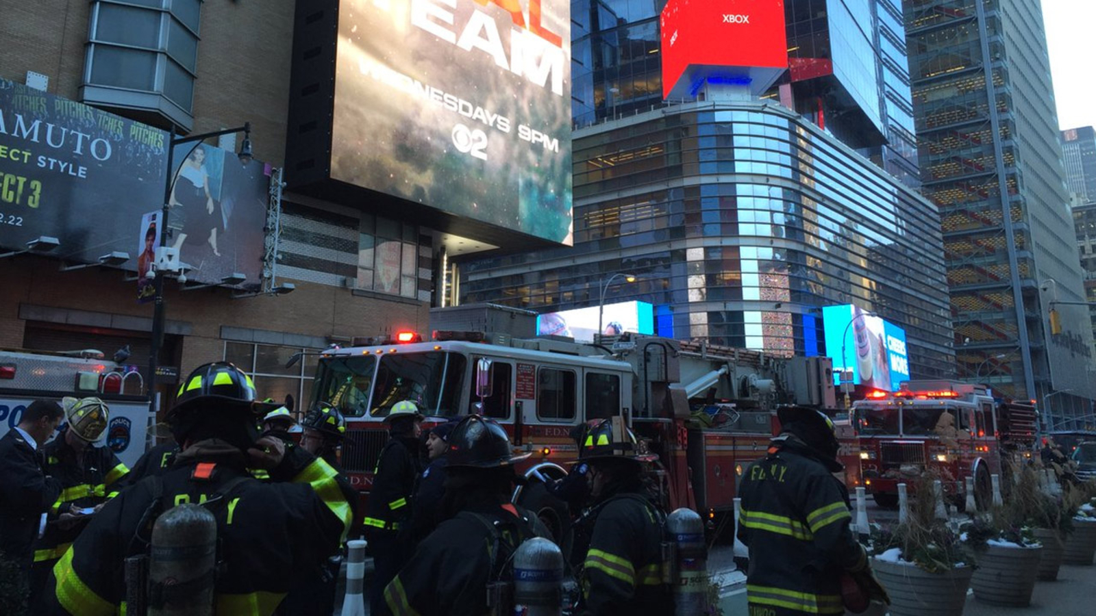 PHOTOS: Pipe bomb explosion in Midtown Manhattan - ABC7 New York