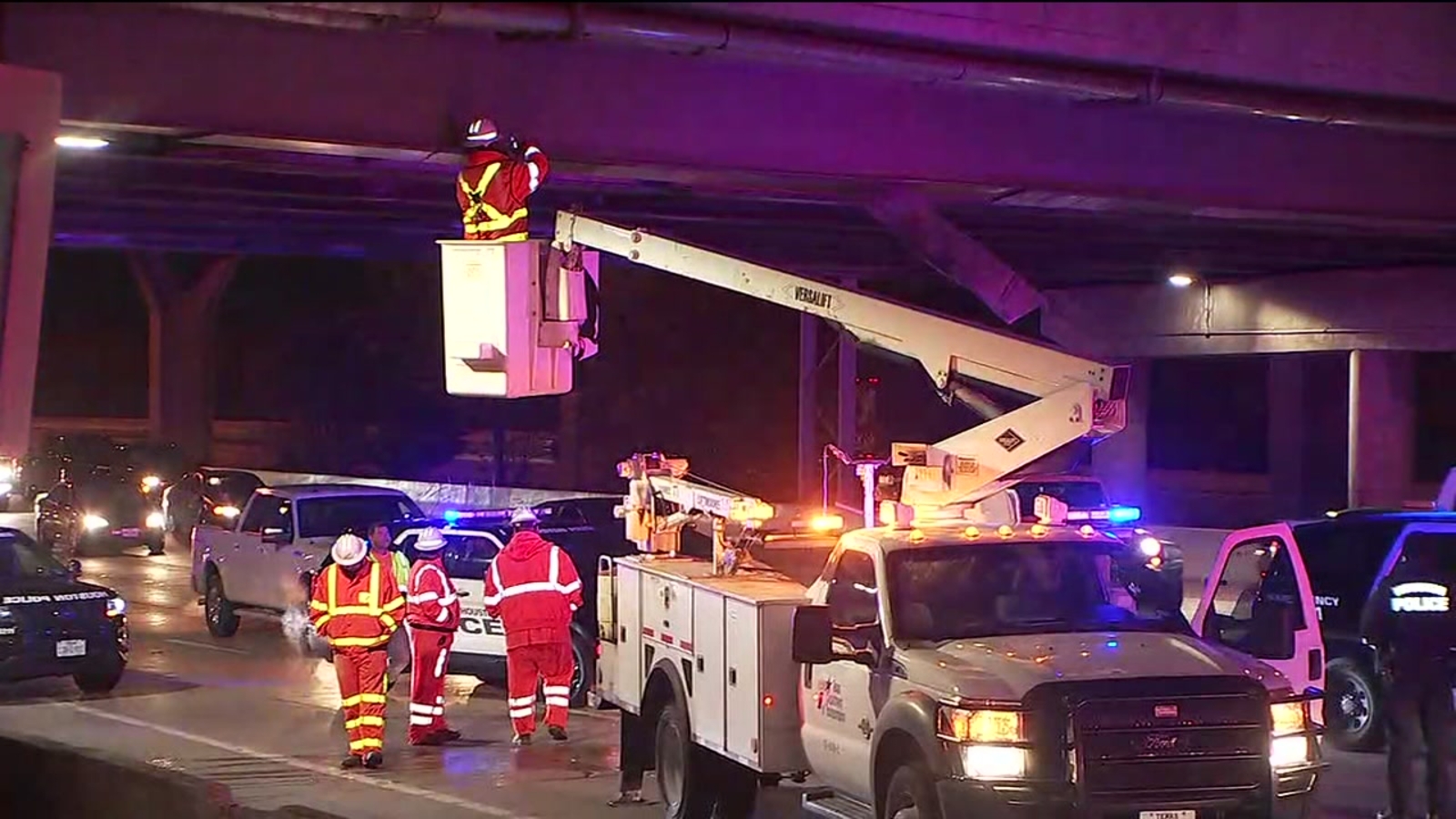 2 lanes reopened after 18-wheeler hits Houston Avenue bridge at I-10 - ABC13 Houston