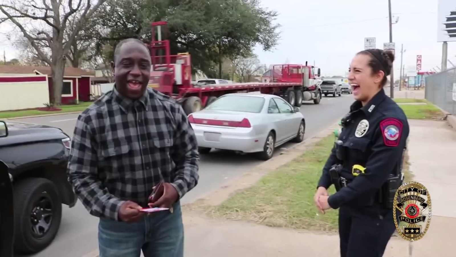 Police hand out gift cards instead of tickets - ABC13 Houston