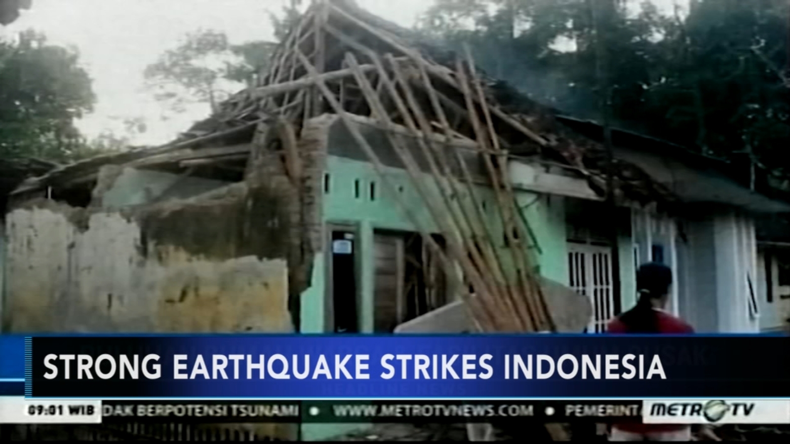 Strong earthquake rattles Indonesia's Java island; 2 dead - 6abc ...