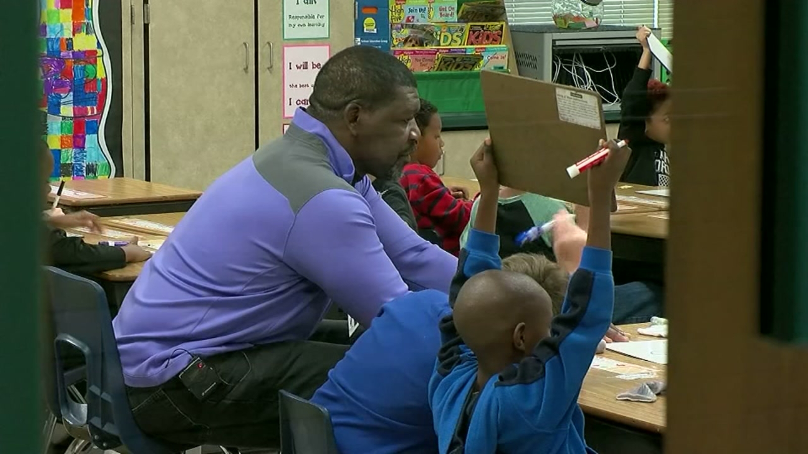 Former NFL player works as youth mentor - ABC13 Houston