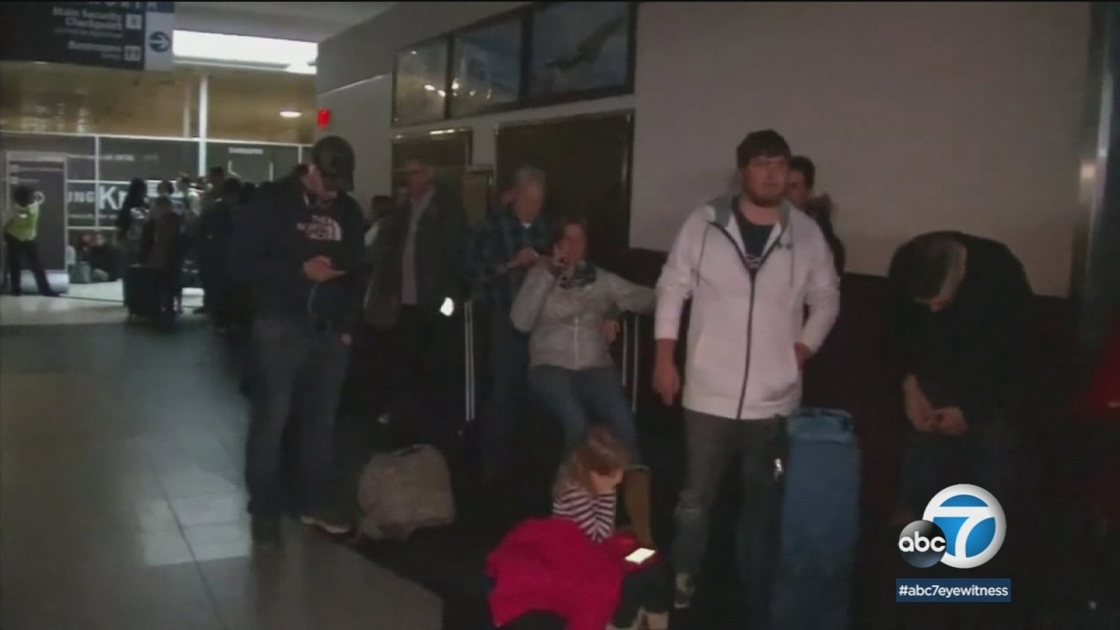 LAX travelers affected by major Atlanta airport power outage - ABC7 Los ...