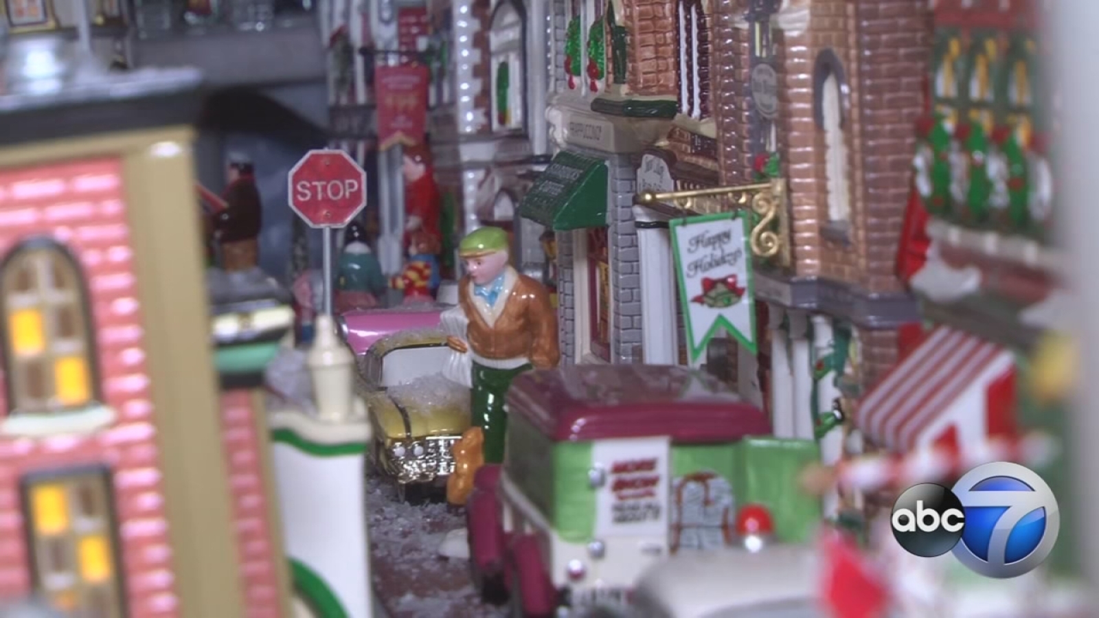 Snow Village fills Schaumburg home - ABC7 Chicago