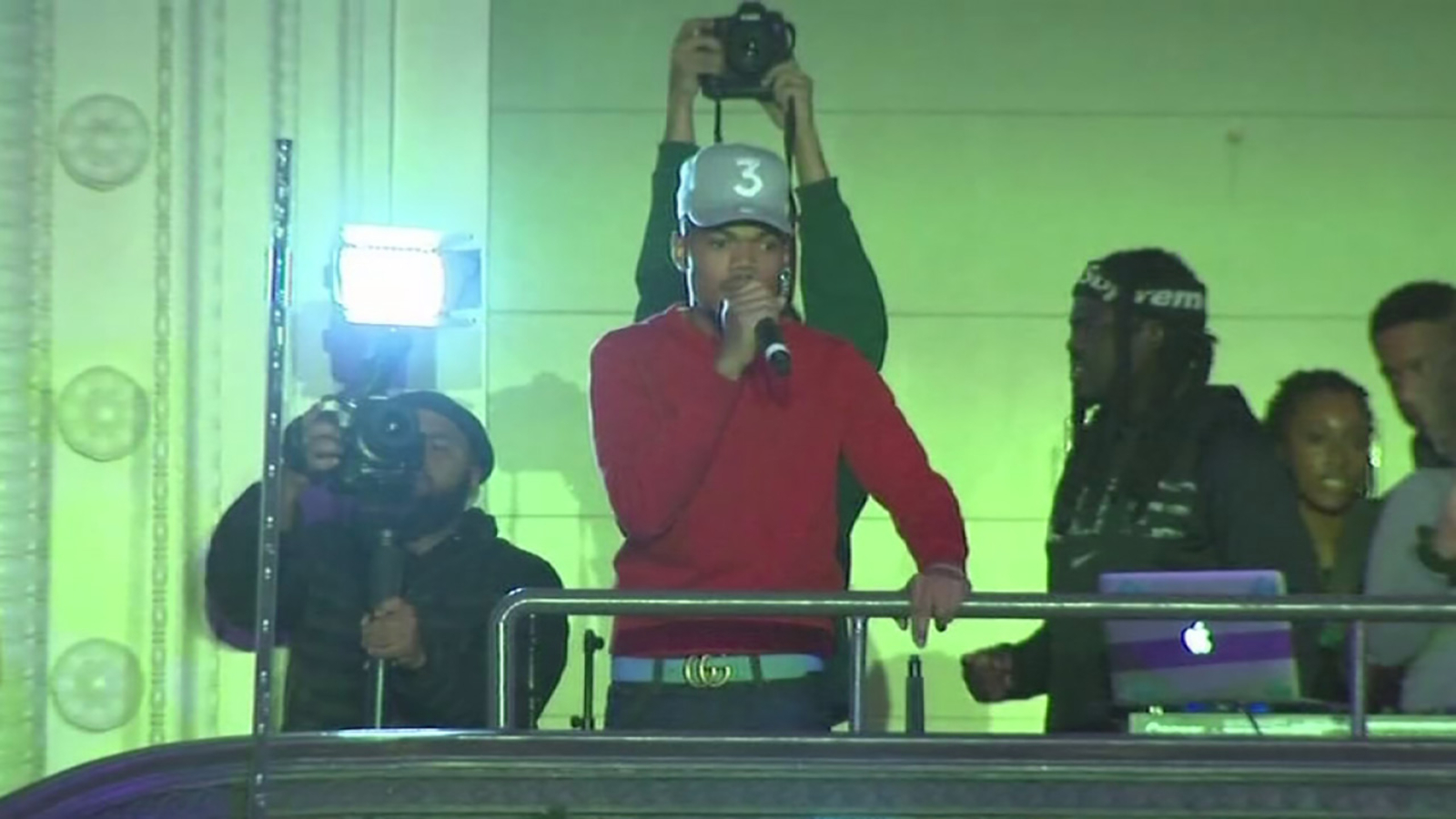 Chance the Rapper hosts party to help Chicago homeless - ABC7 New York