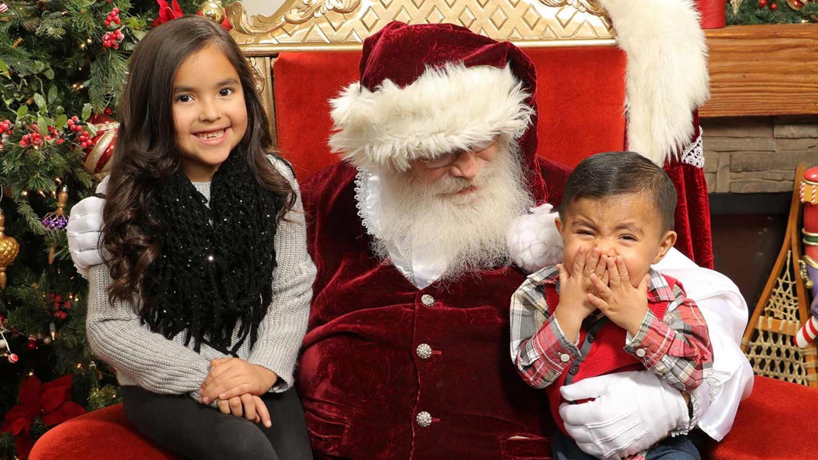 Valley residents getting into the holiday spirit with pictures with ...