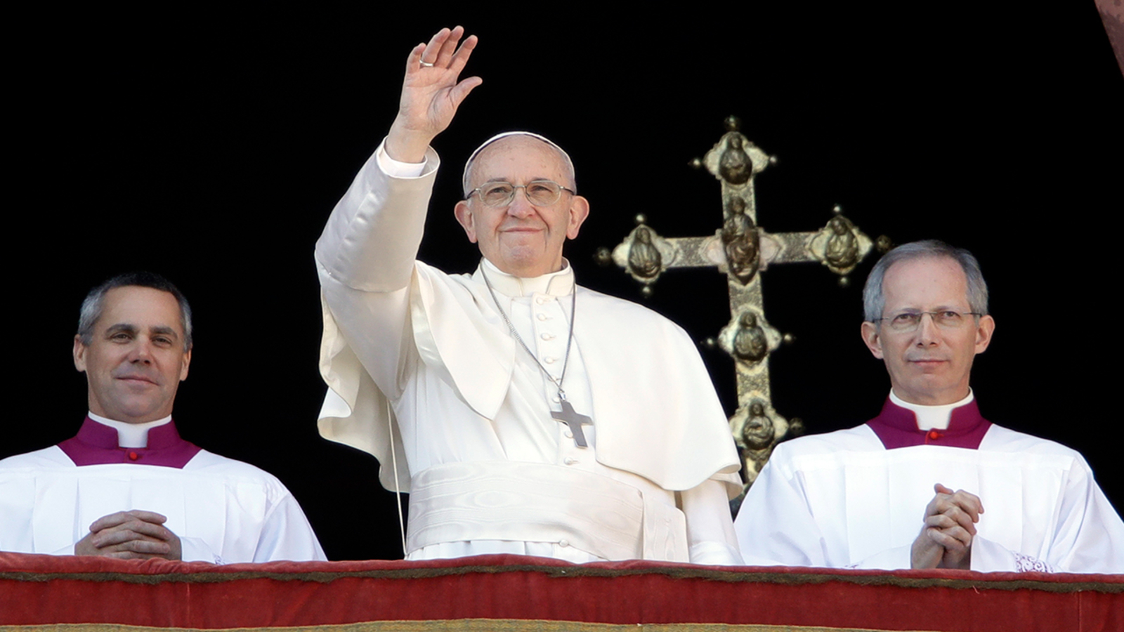 Pope Francis delivers Christmas message, laments 'winds of war' - ABC7 ...