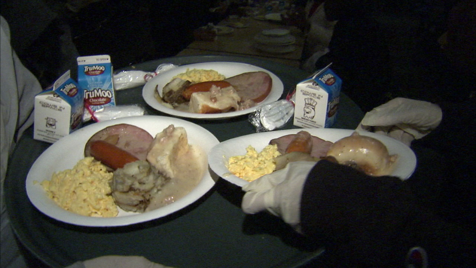 Midnight Mission hosts annual DTLA Christmas brunch for those in need ...