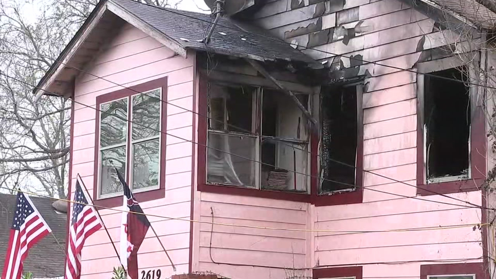 Man used a ladder to try to rescue woman from house fire - ABC13 Houston