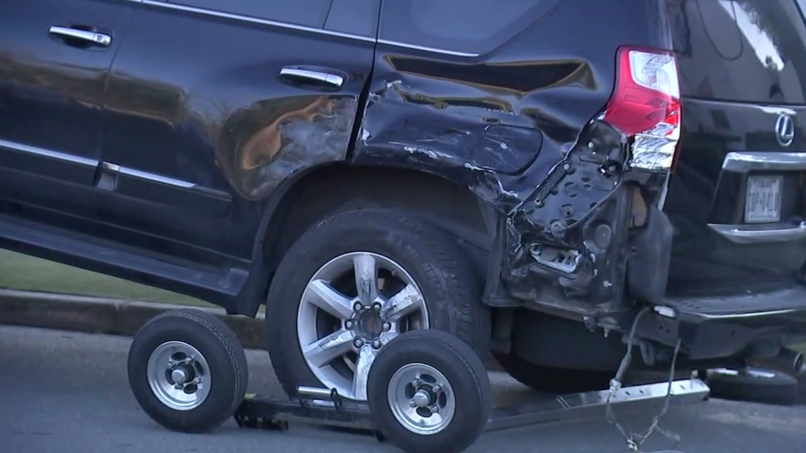 Ice blamed for dozens of accidents in Houston - ABC13 Houston